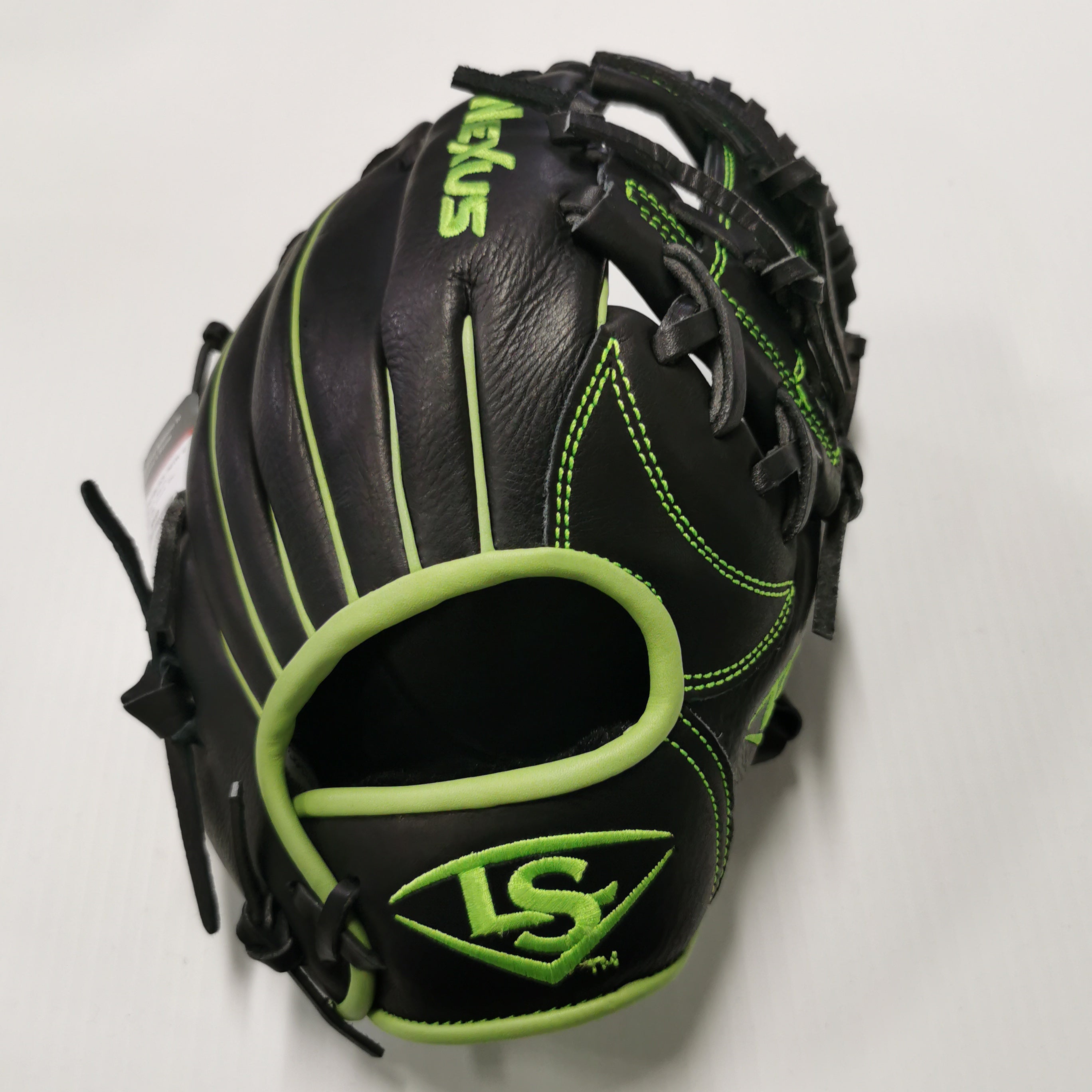 2025 Louisville Slugger Nexus SEC Exclusive Youth 11.25" Utility Baseb ...